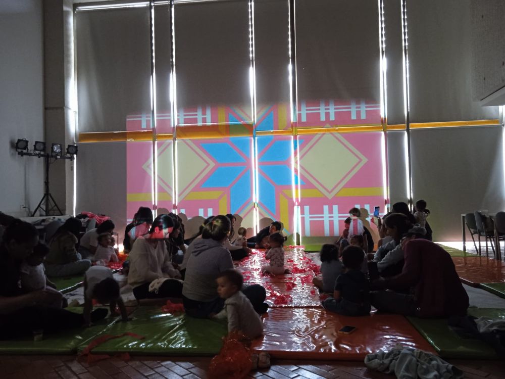 Leo con mi Bebé: Cuentos y Juegos Fotográficos | BibloRed